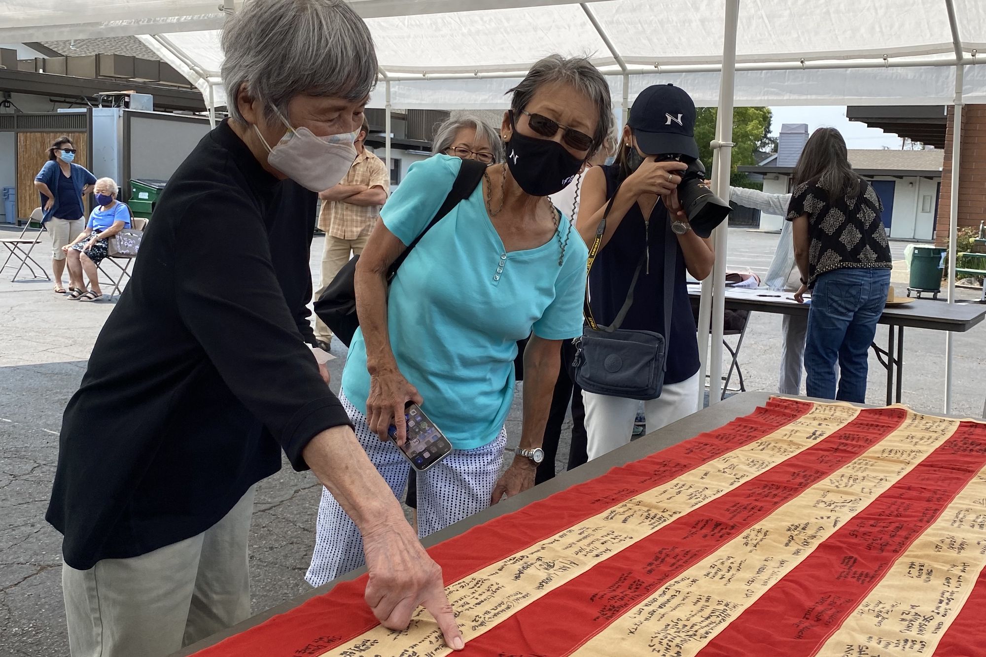 Flag project recalls Japanese internment camps, one signature at a time ...