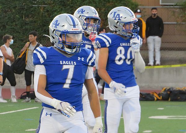 Los Altos football back on schedule after beating SLV - Mountain View Voice