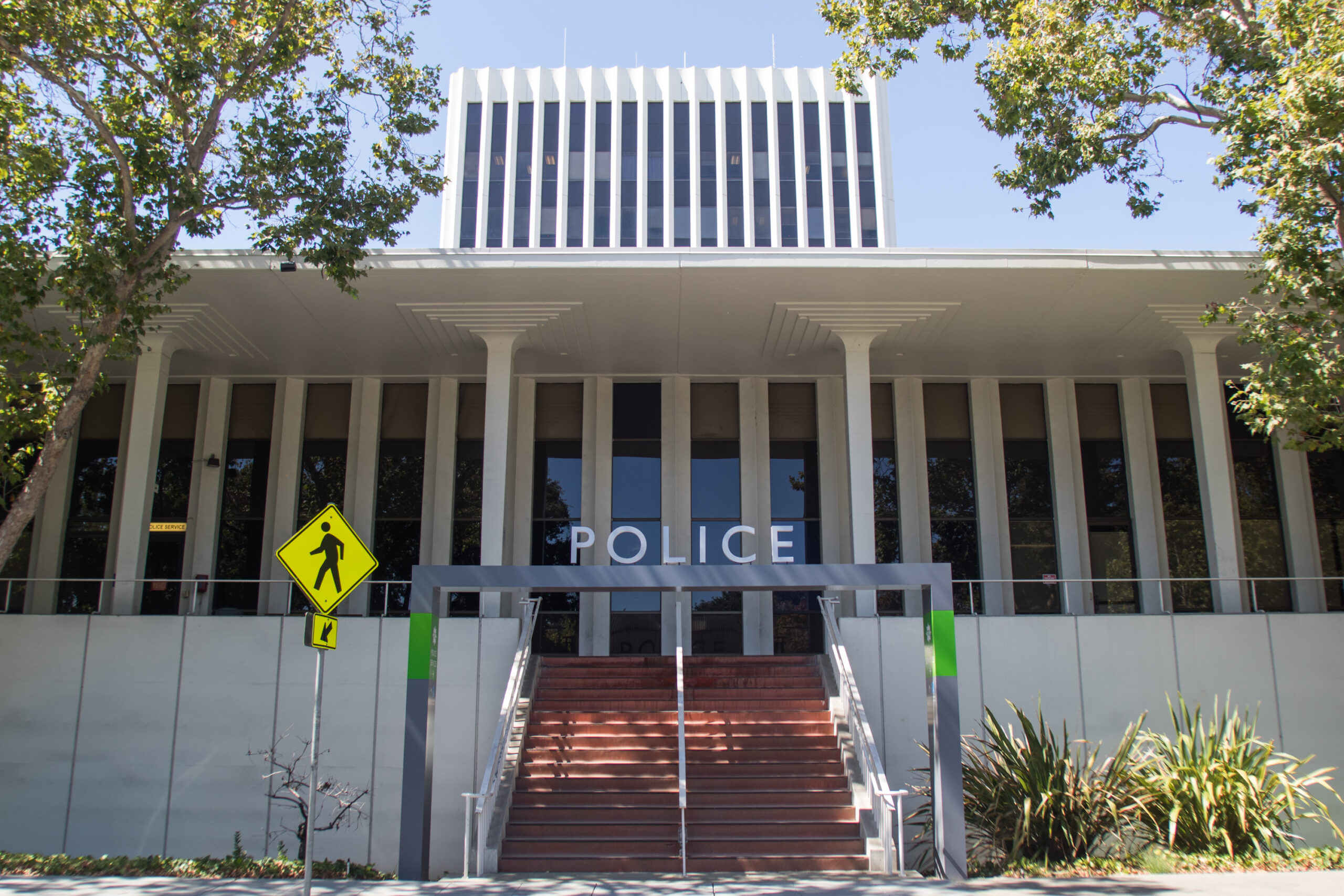 Police: Palo Alto man booked for seeking lewd photos from cops posing ...