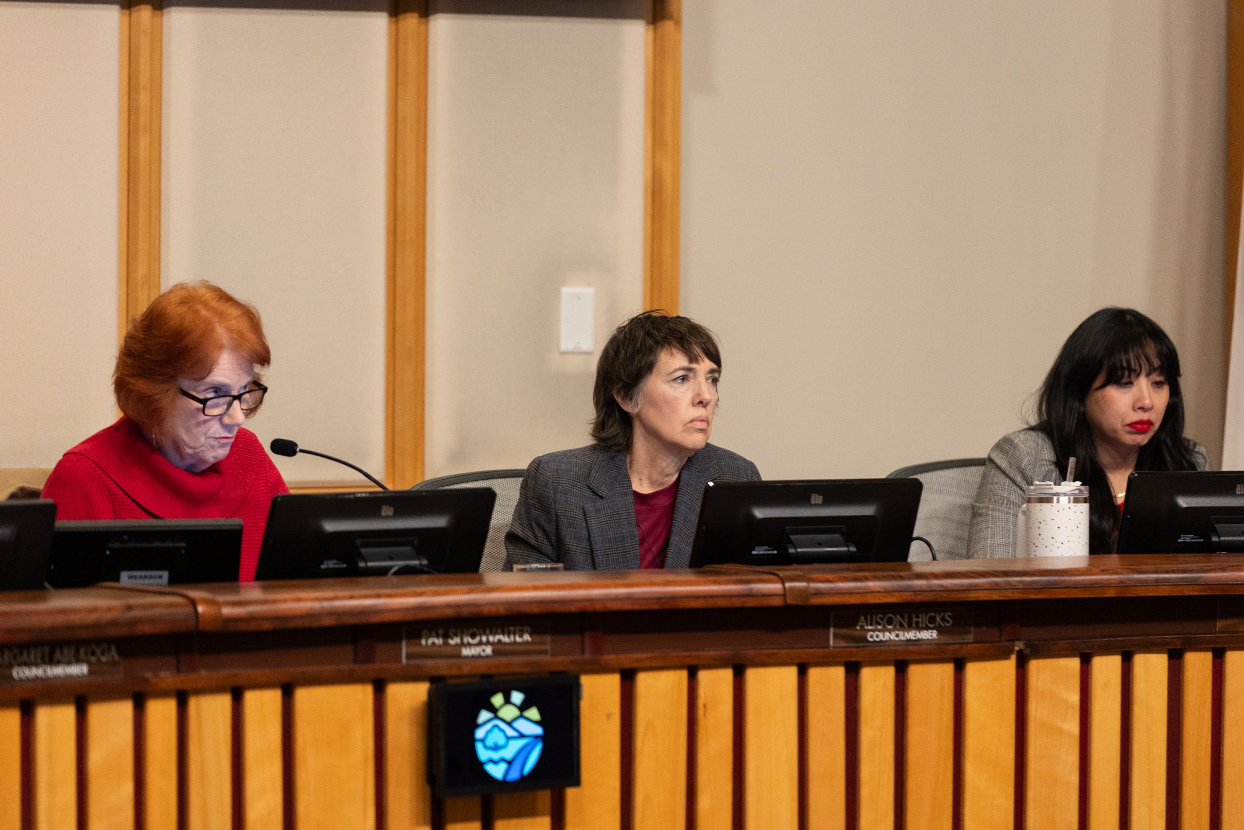 Mountain View City Council taps incumbent Hank Dempsey to serve on ...