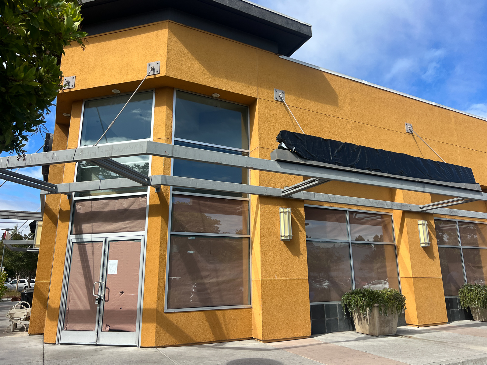 Starbucks shuts 2 Mountain View locations amidst nationwide closures ...